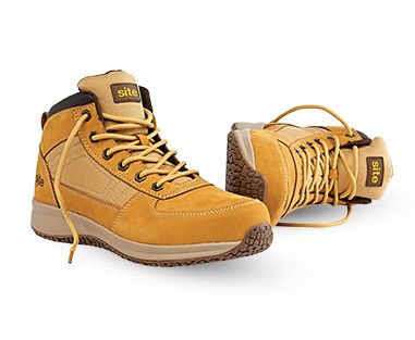 Safety Footwear | Safety & Workwear | Screwfix.com